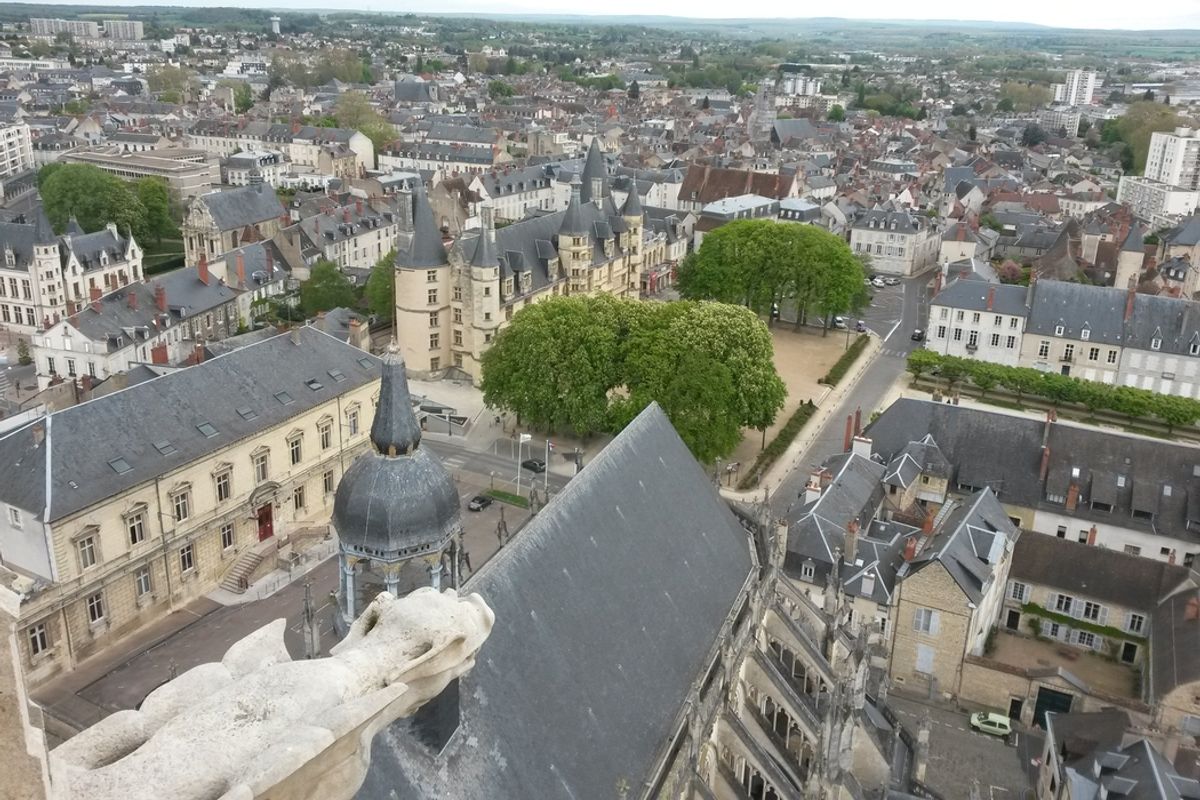 Églises, beffroi, palais ducal... Des paratonnerres sont installés sur ...