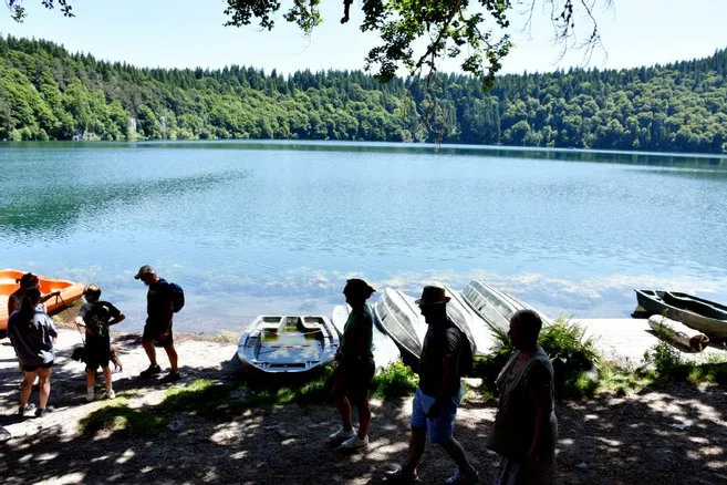 Pourquoi le lac Pavin s’installe sur le podium des lacs préférés de l ...