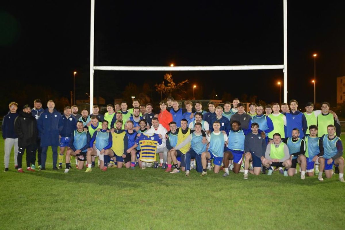 En vacances à Riom, Romain Briatte (Stade Français) est venu rendre ...