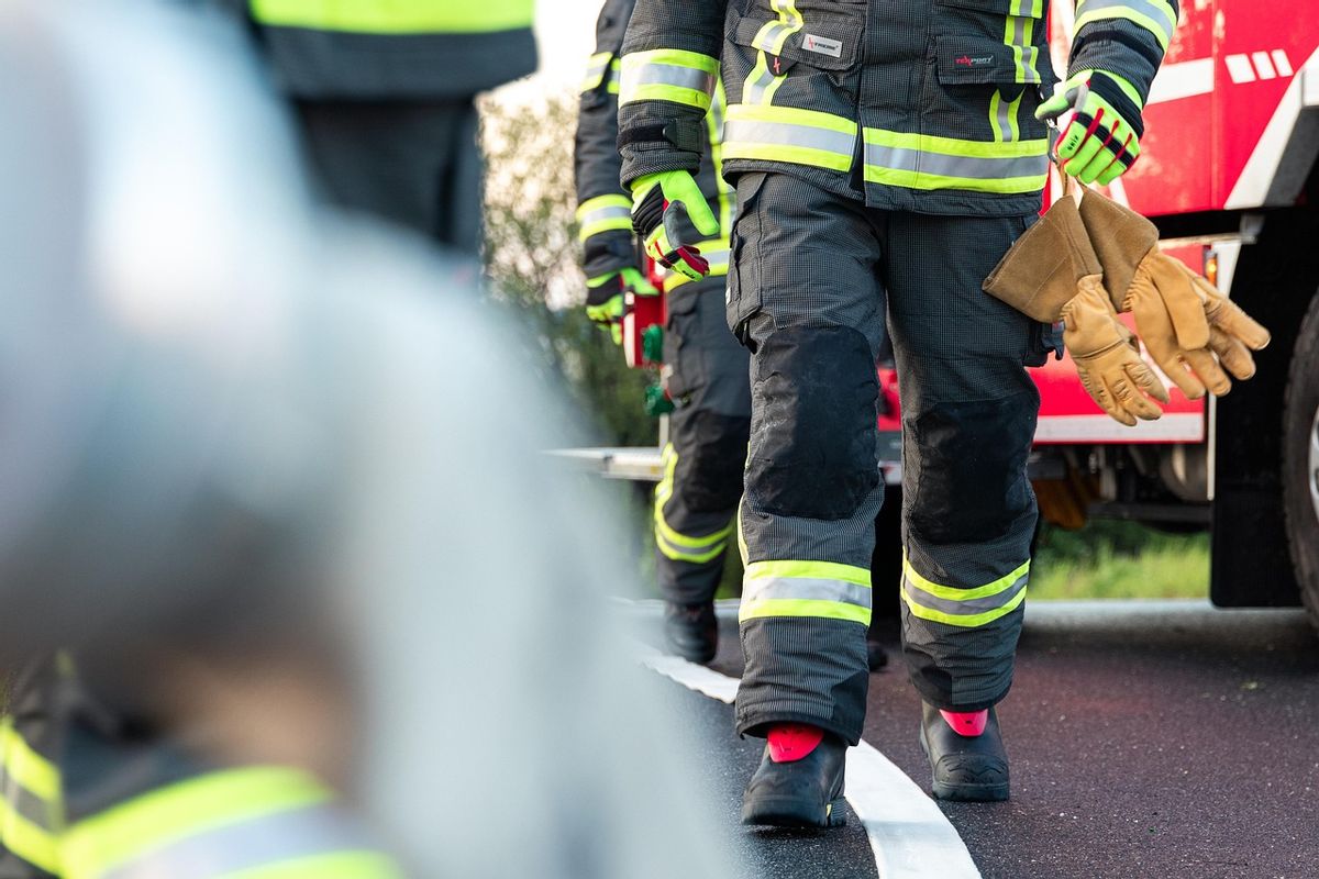 Un entrepôt Emmaüs détruit par le feu près de Tours, 65 compagnons ...