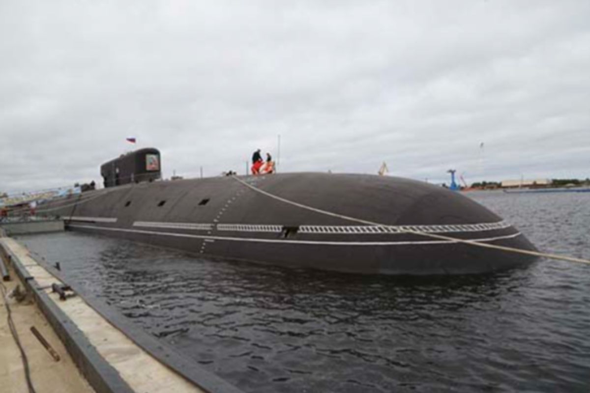 Un sous-marin russe en perdition dans l’Atlantique risque d'exploser ...