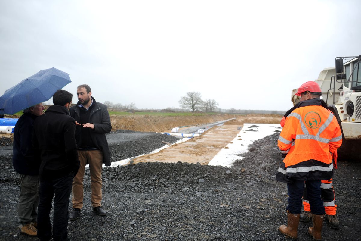 Une première pierre pour Log Innov, au Logiparc de Montbeugny (Allier ...