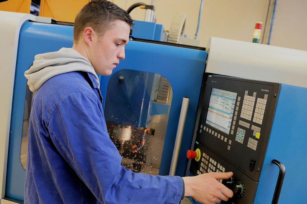AUXERRE. À Auxerre, le lycée Fourier forme à l'usinage, filière porteuse - L'Yonne Républicaine