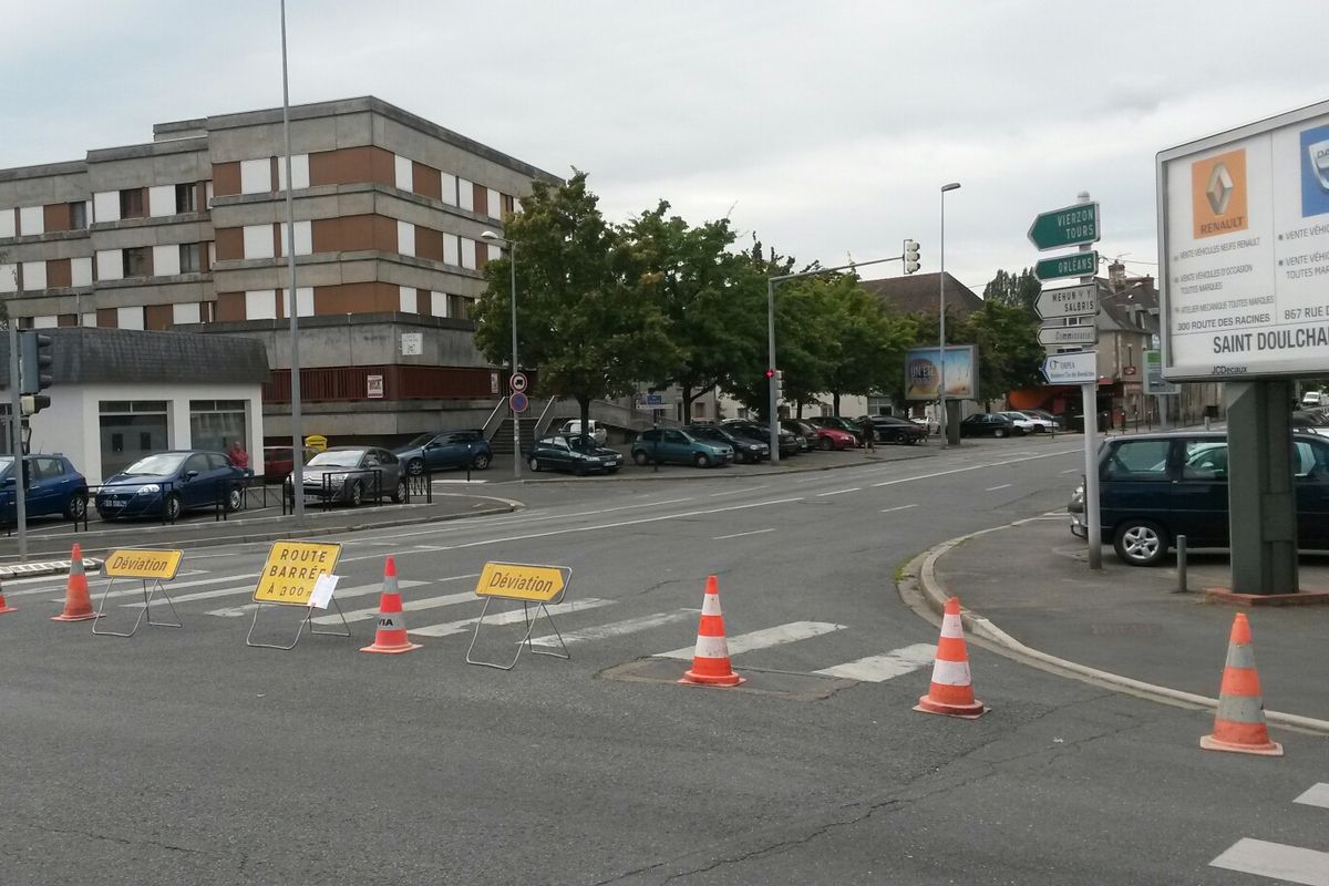 L'avenue d'Orléans fermée à la circulation - Le Berry Républicain