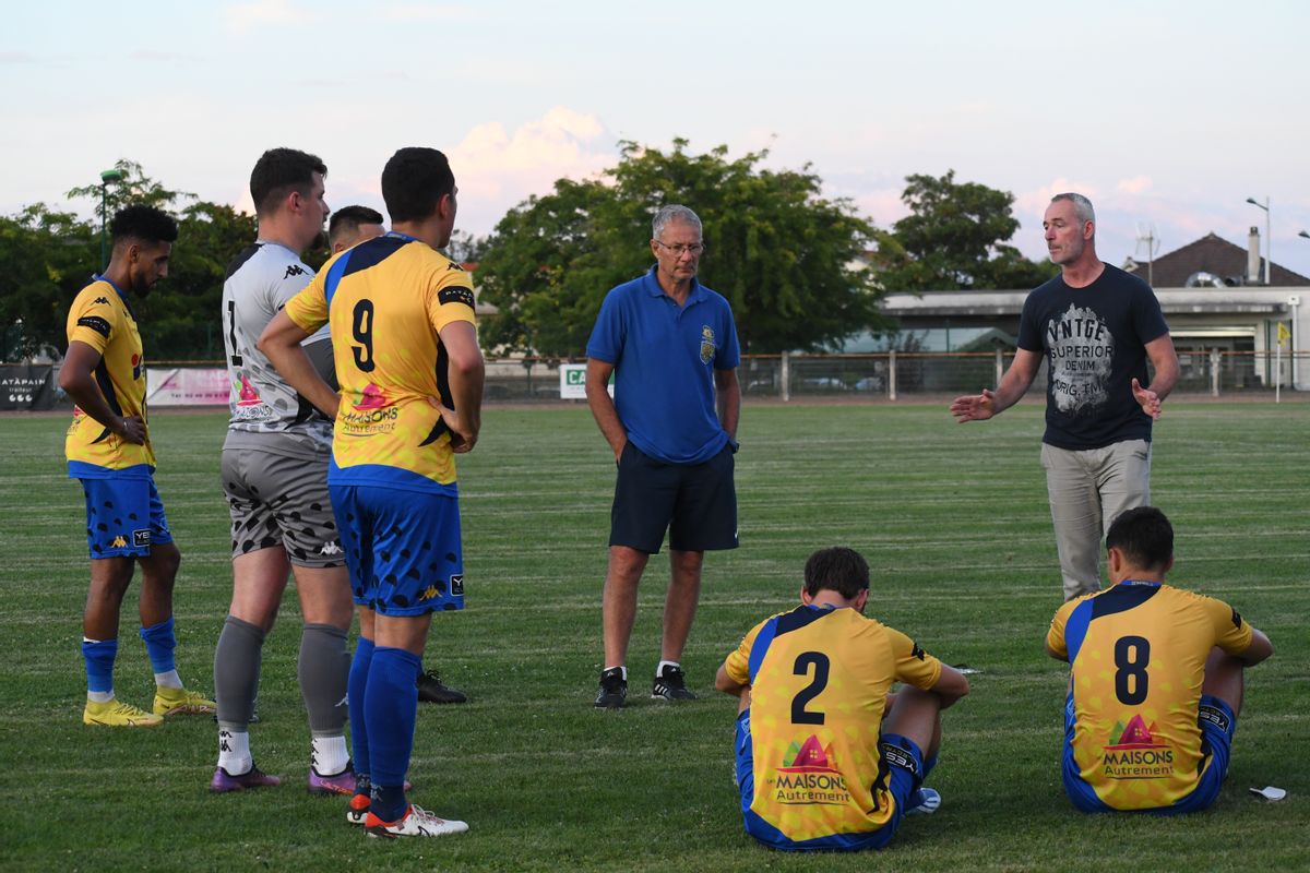 FC Saint-Doulchard face à Déols ce samedi : qui remportera la Coupe de ...