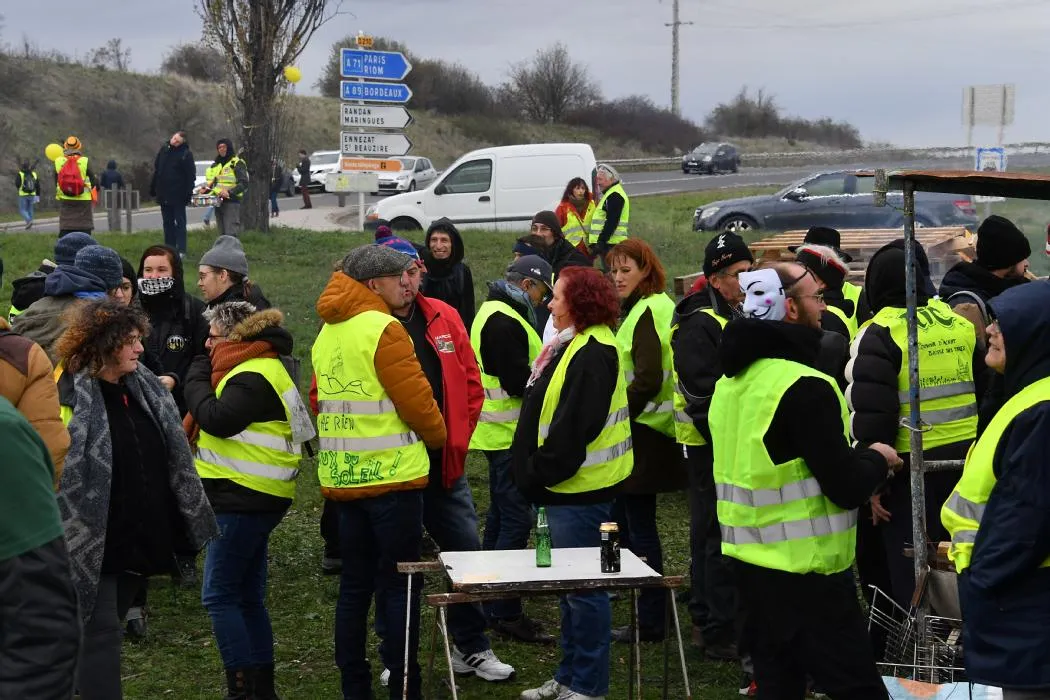 « Il n'y a pas de profil type du conspirationniste » : Une enquête du ...