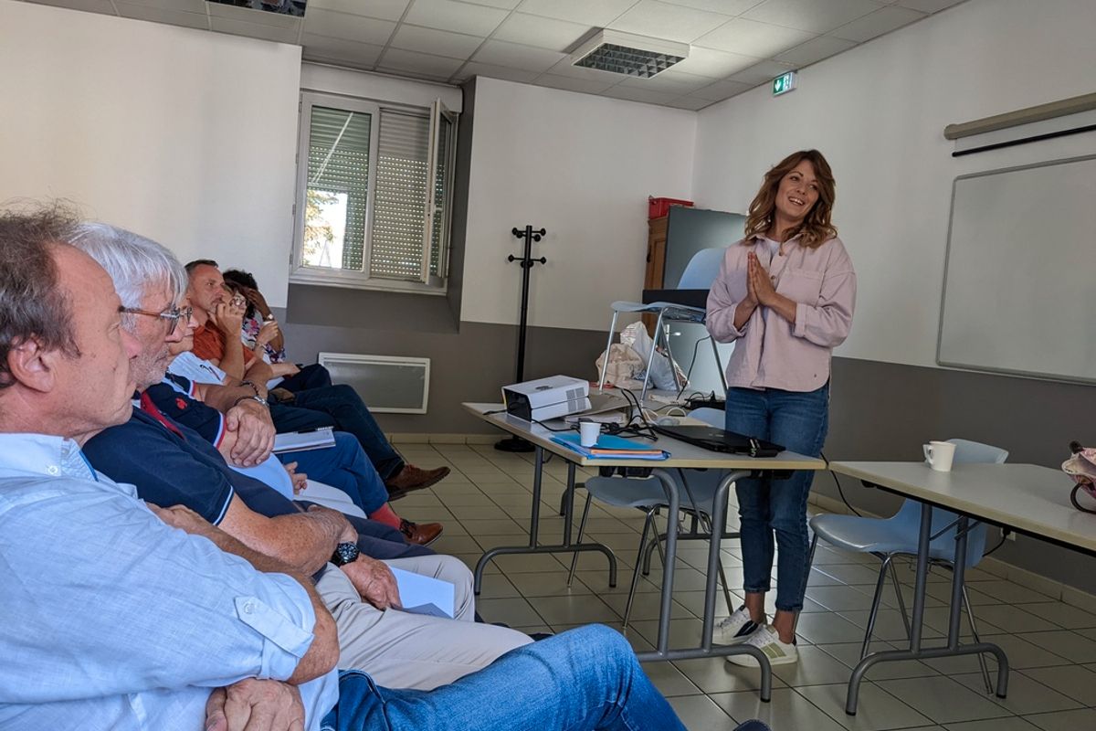 A Montluçon, la députée Renaissance Maud Bregeon défend le bilan de la ...