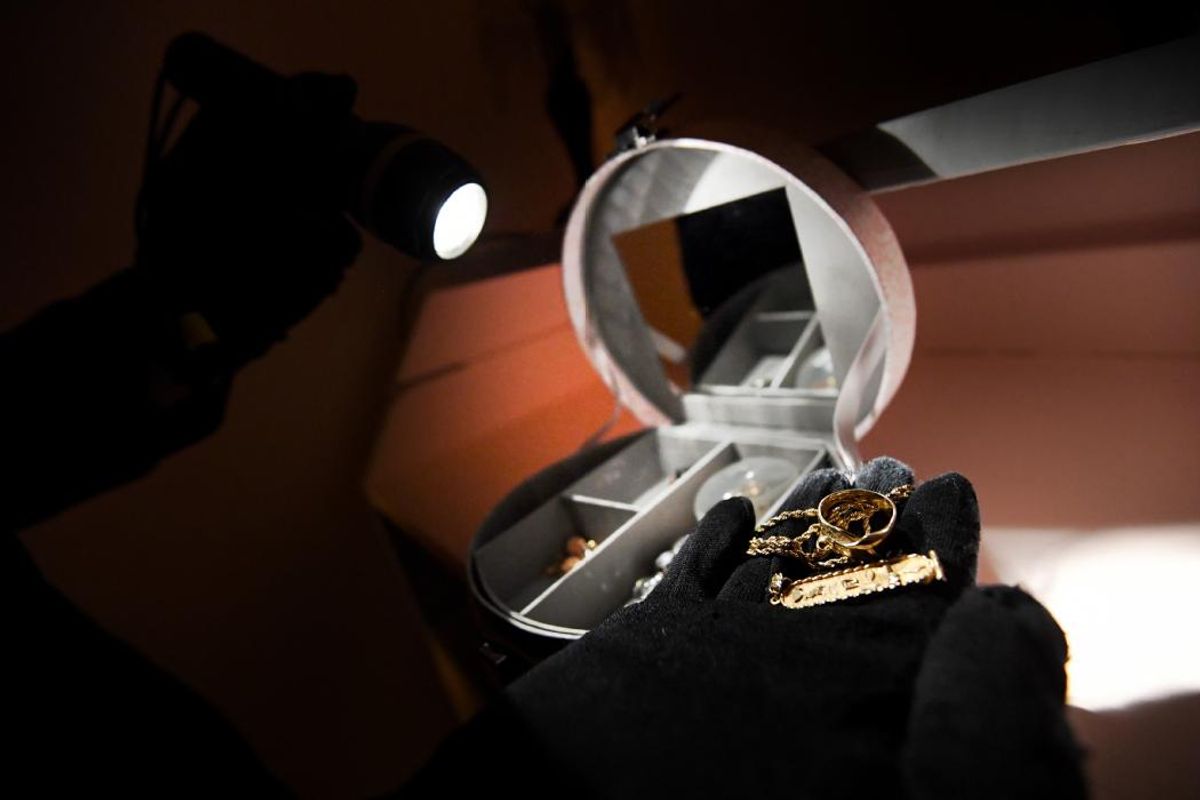Un vol de couteaux, des bijoux dérobés, arrêté avec du cannabis… Les ...