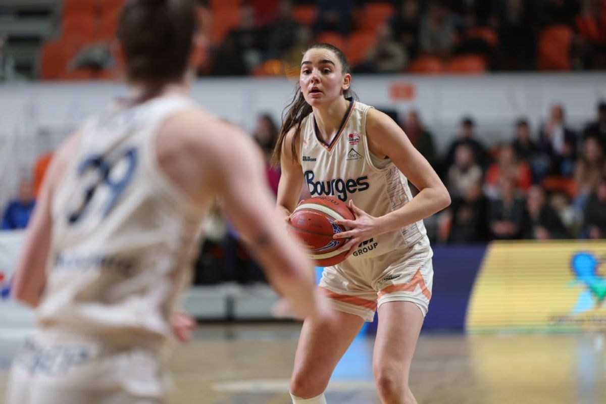 En partance de Bourges, Pauline Astier est officiellement une joueuse de Prague - Le Berry ...