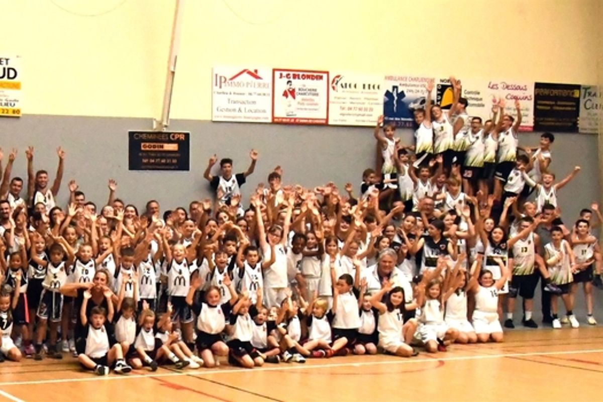 ABCD Basket : 23 équipes, des U7 aux seniors, évoluent au club - Le ...