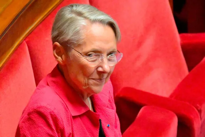 Plan filles et mathématiques : la ministre Elisabeth Borne annonce des ...