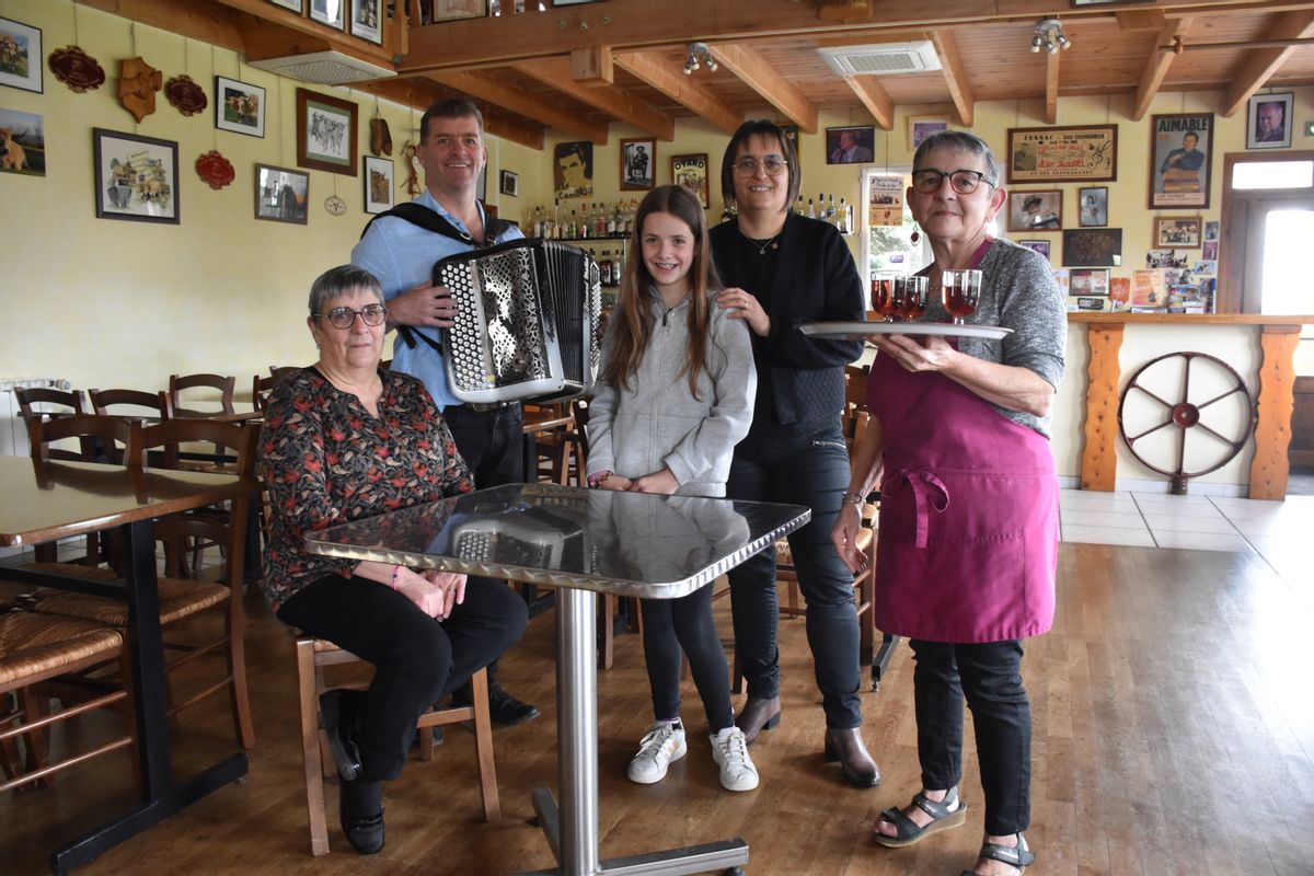 La famille Mallet fête ses 40 ans de restauration et d’accordéon à ...
