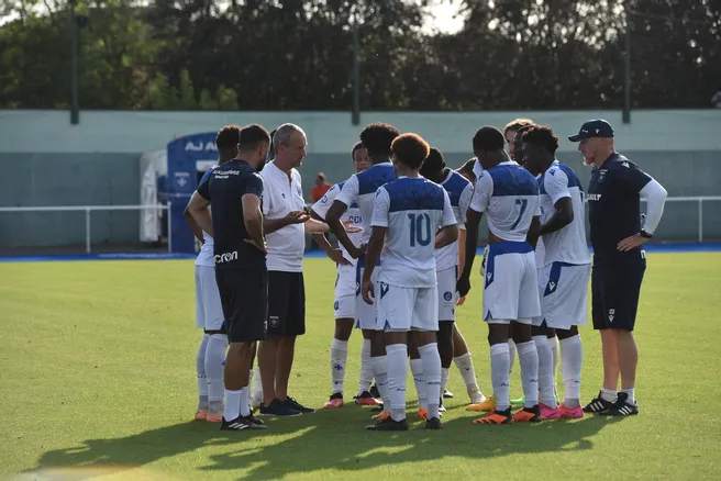 Une AJA B encore en construction, après son dernier amical de l'été - L ...