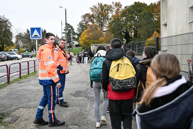"Ceci est une alerte confinement" : une crue du Cher simulée lors d'un ...