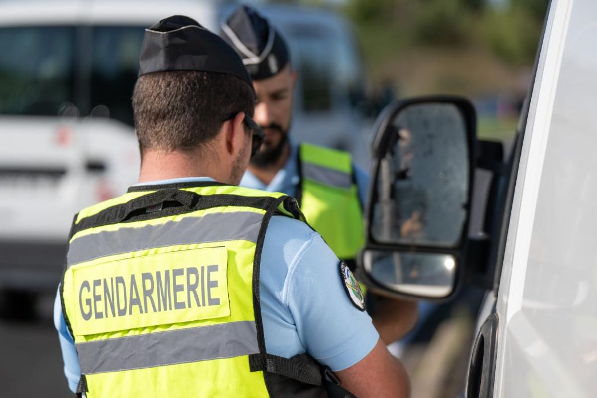 Une jeune femme de 23 ans en récidive flashée à 175 km/h sur les routes ...