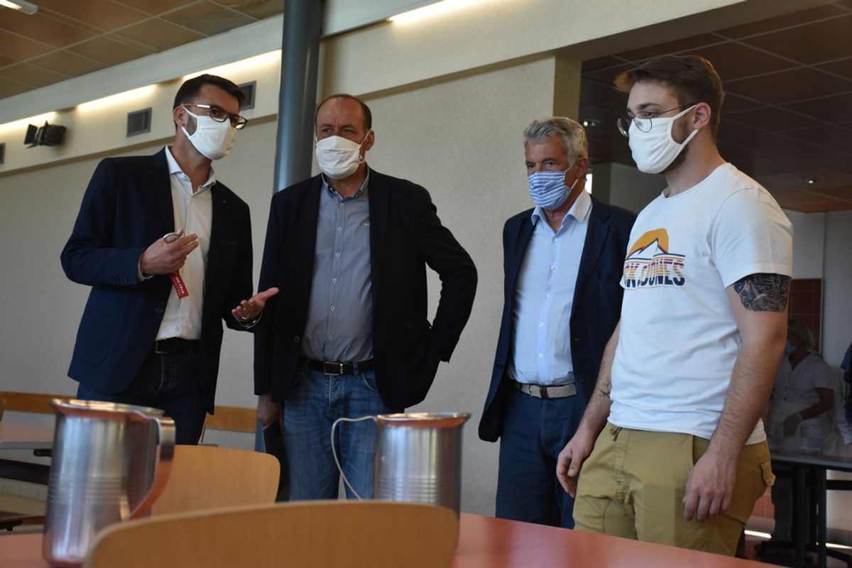 Au collège Denis-Poisson, à Pithiviers, une rentrée des élèves de ...