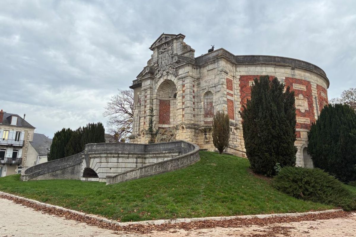 Château d'eau de la place Séraucourt, à Bourges : 1864, les dessous d'une enquête publique - Le ...