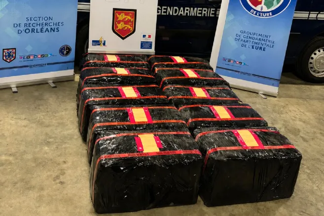 Les gendarmes la Section de recherche (SR) d'Orléans étaient en ...