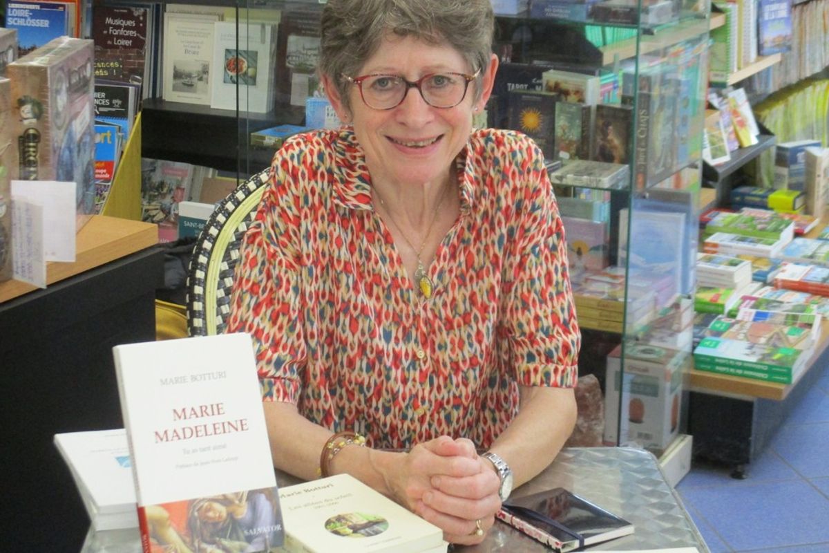 Jean-Luc Pillard et Marie Botturi en dédicace à Nevers - Le Journal du ...