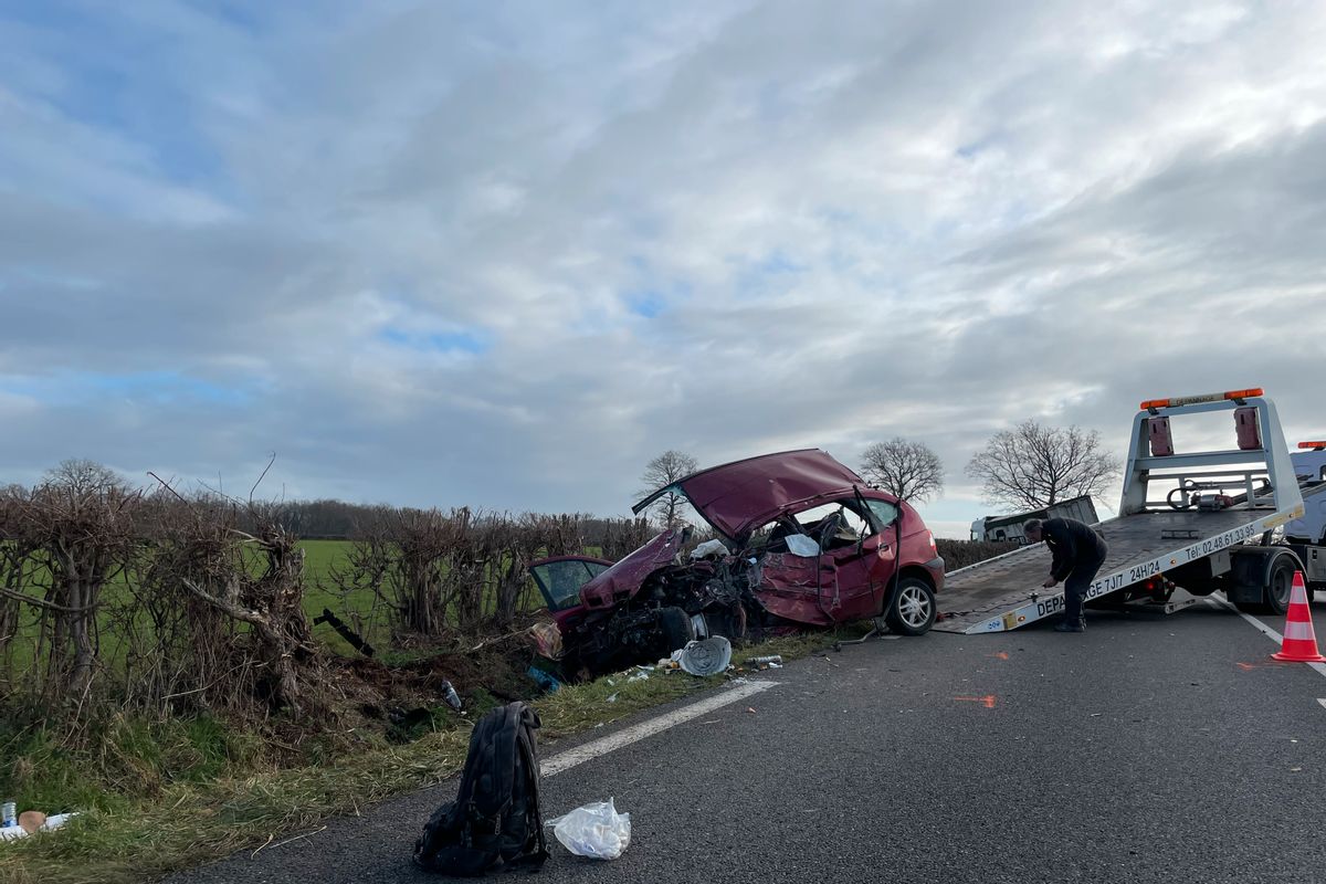 Un homme meurt dans un accident entre une voiture et un camion à Châteaumeillant - Le Berry ...