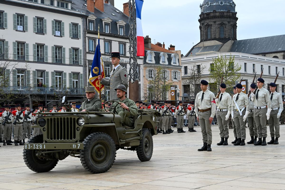 Le 92e régiment d'infanterie de Clermont-Ferrand célèbre son passé en ...