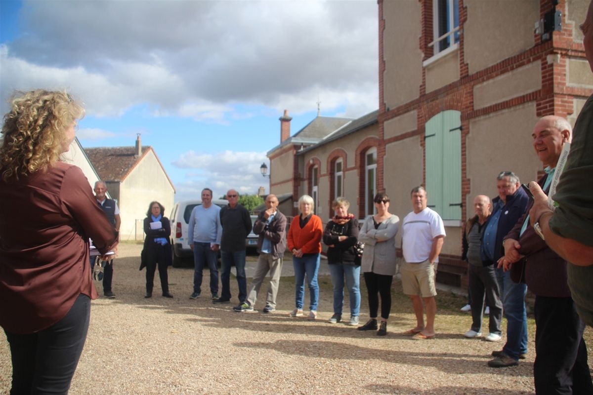 CLOYES LES TROIS RIVIERES. Le maire et les élus en visite de quartiers ...