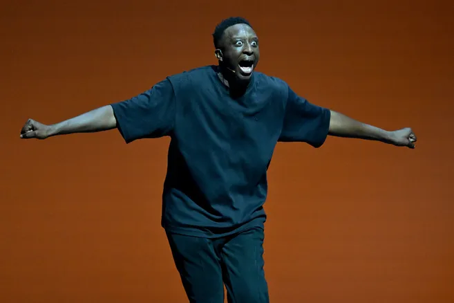 Dans Origami, présenté au Zénith d'Orléans, Ahmed Sylla a déployé ...