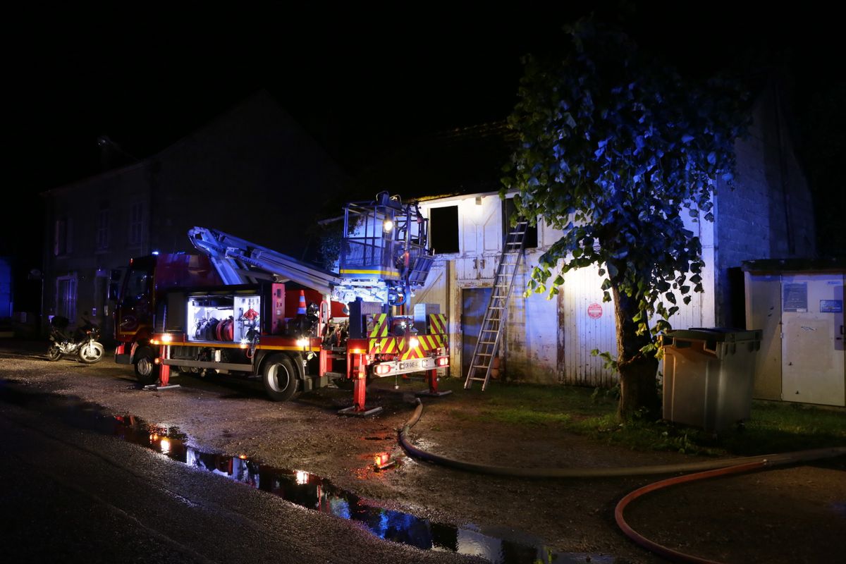 Un incendie se déclare dans un garage à Herry - Le Berry Républicain