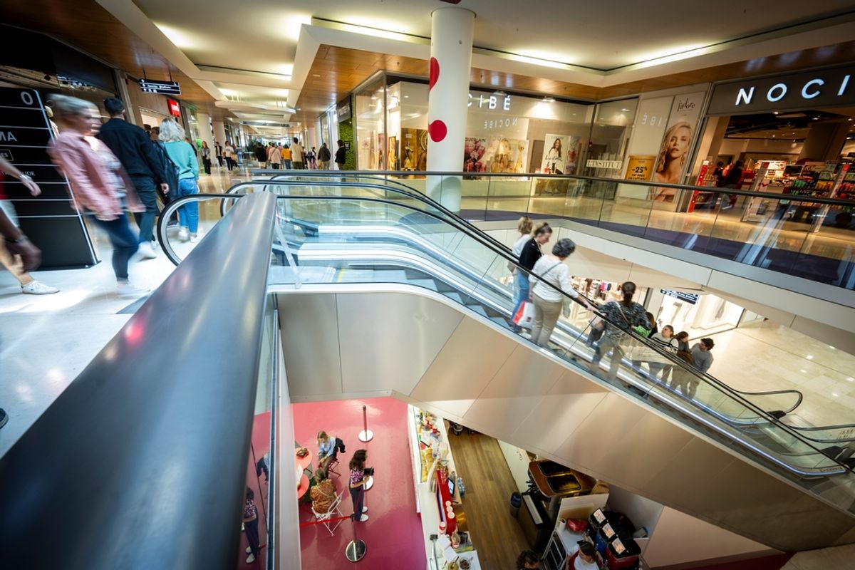 Comment les centres commerciaux, à l'image du Centre Jaude de Clermont ...