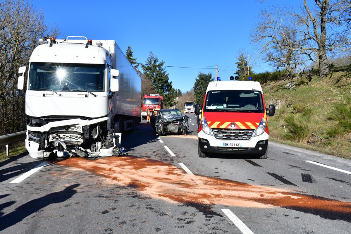 Une femme de 25 ans meurt dans une collision frontale avec un camion en Haute-Loire - L’Éveil de ...