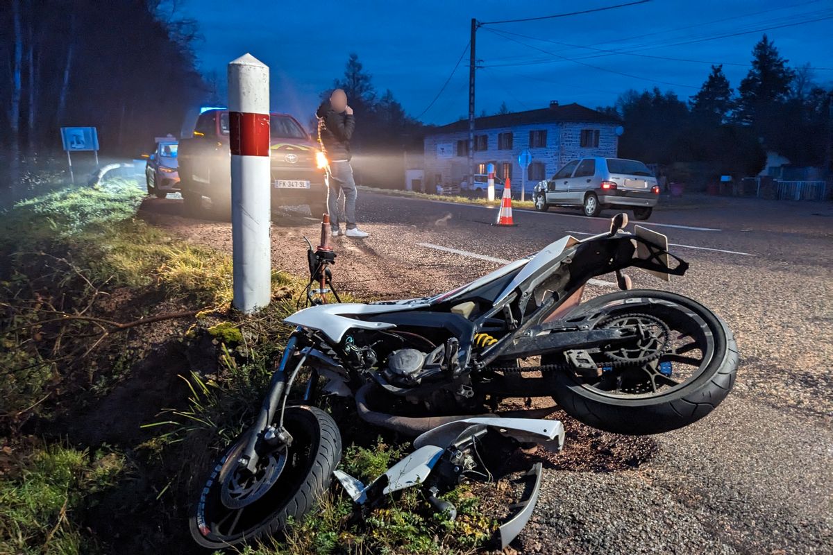 Une cyclomotoriste de 16 ans renversée et blessée par une voiture à ...