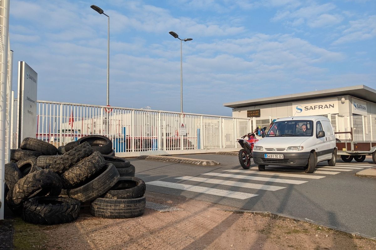 Cinquième jour de grève chez Safran à Domérat : la tension monte - La ...