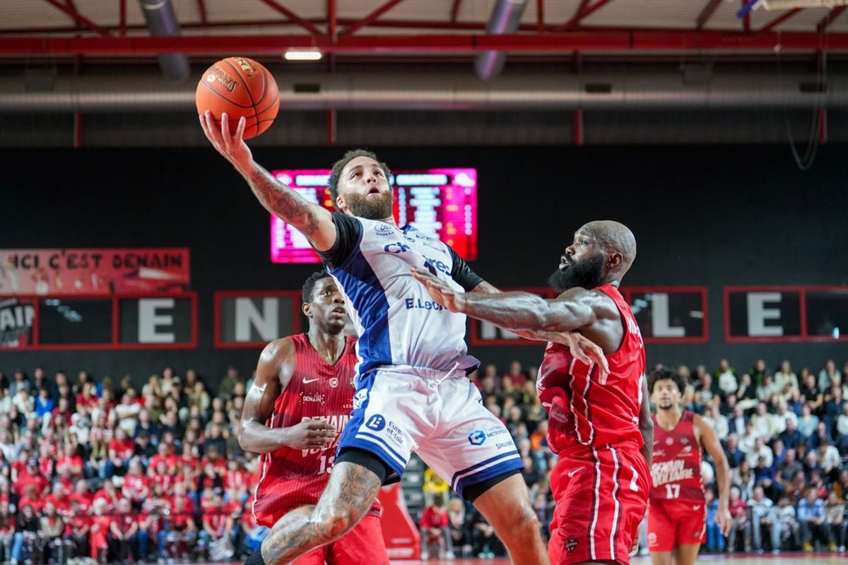 À la découverte de Desmond Washington, le meneur américain du C ...