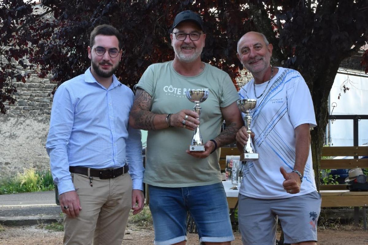 SAINT JULIEN DE COPPEL. Challenge Chalus pour les PPtanqueurs - La Montagne