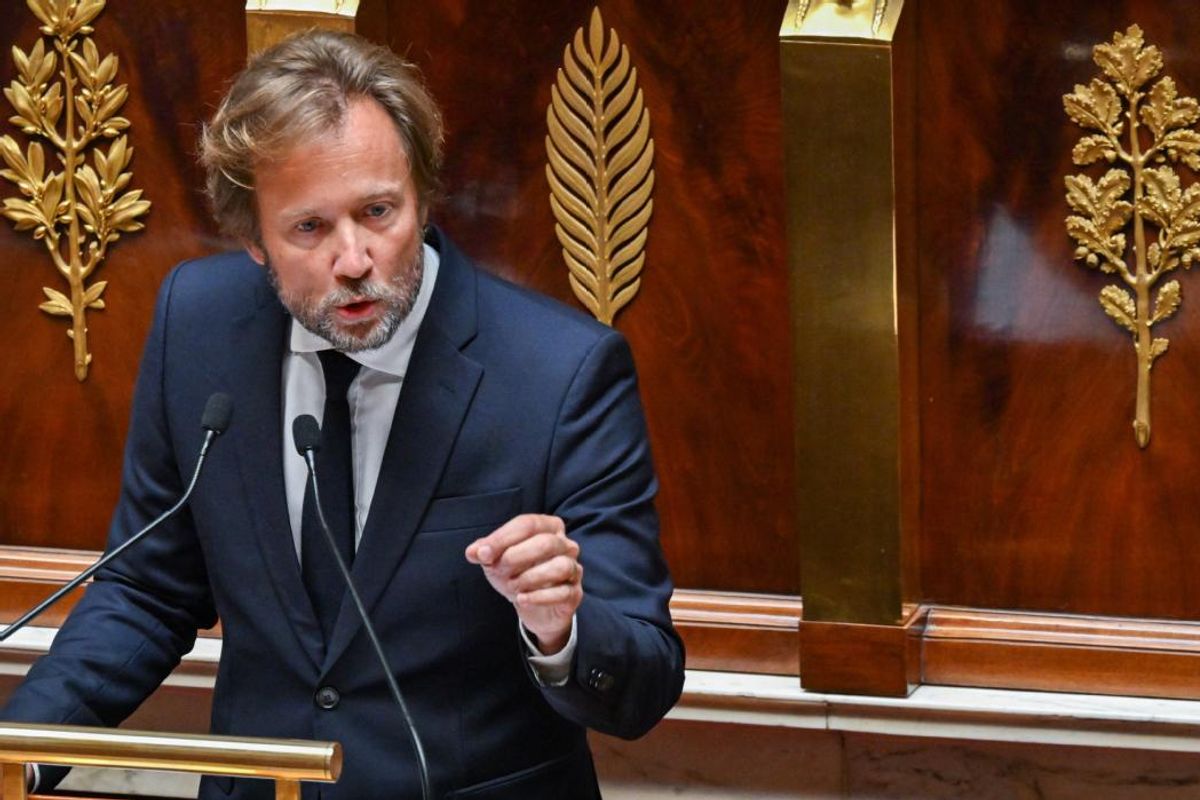 Le PS ne déposera pas de motion de censure après la suspension de la ...