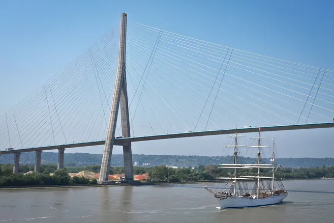 "L’œuvre d’une vie" : il a conduit le chantier de construction du pont ...