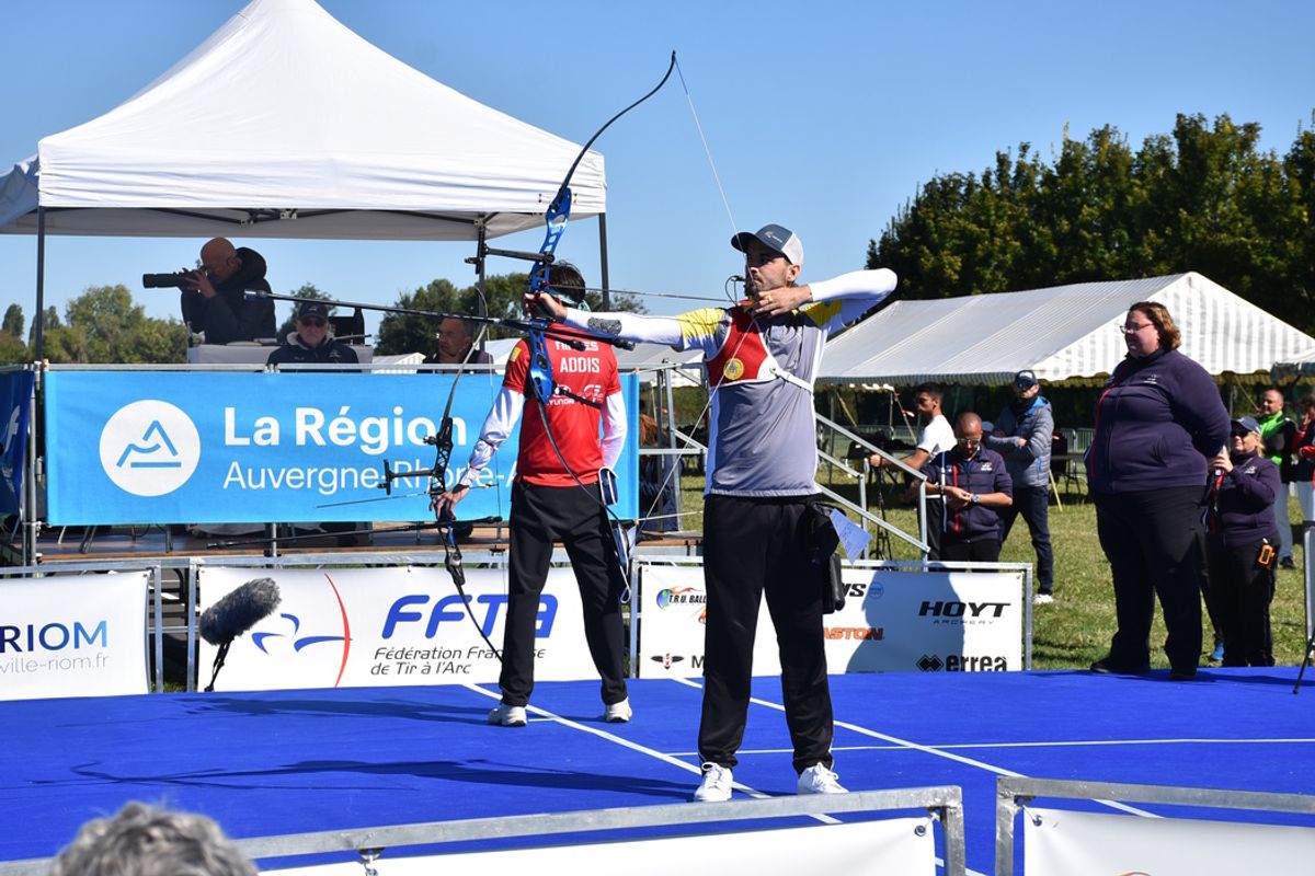 Tir à l'arc : le Riomois Romain Fichet sacré champion de France à la ...