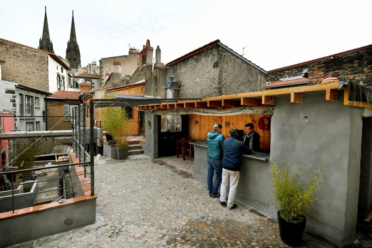 Roof-top : un bar du soir éphémère avec vue sur les toits et la ...