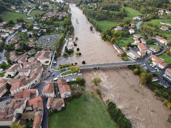 Inondations en Haute-Loire : ces images spectaculaires de la Loire en ...
