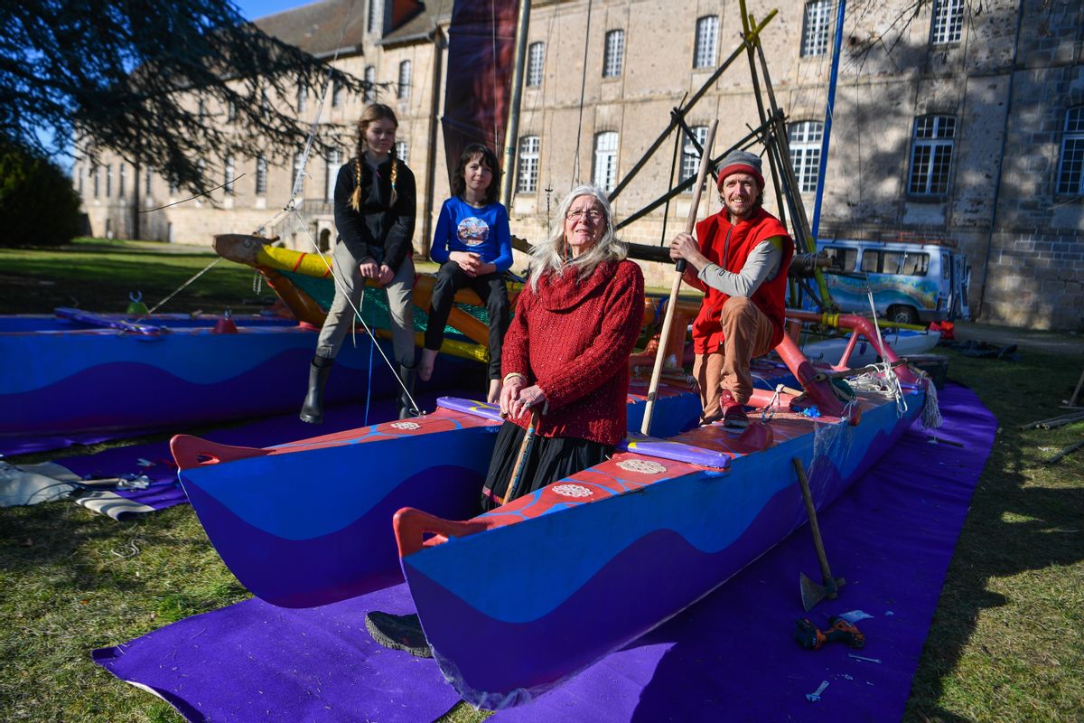 Mickaël Raimbault traverse l'Atlantique sur un bateau qu'il a construit ...