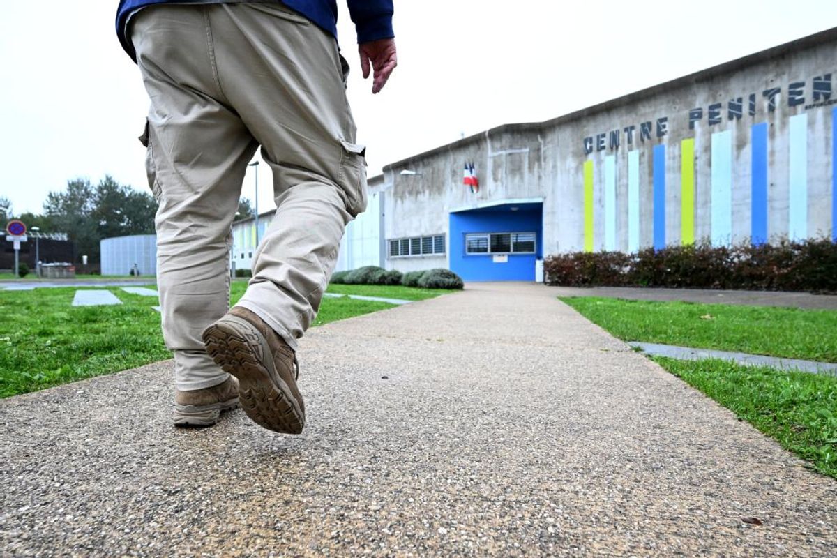 Sortie de prison le 30 décembre, il vole et s'introduit dans un ...