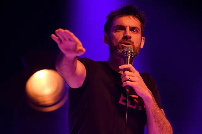 Les comédiens Gil Alma et Benoît Joubert, en spectacle à Joigny, ce ...