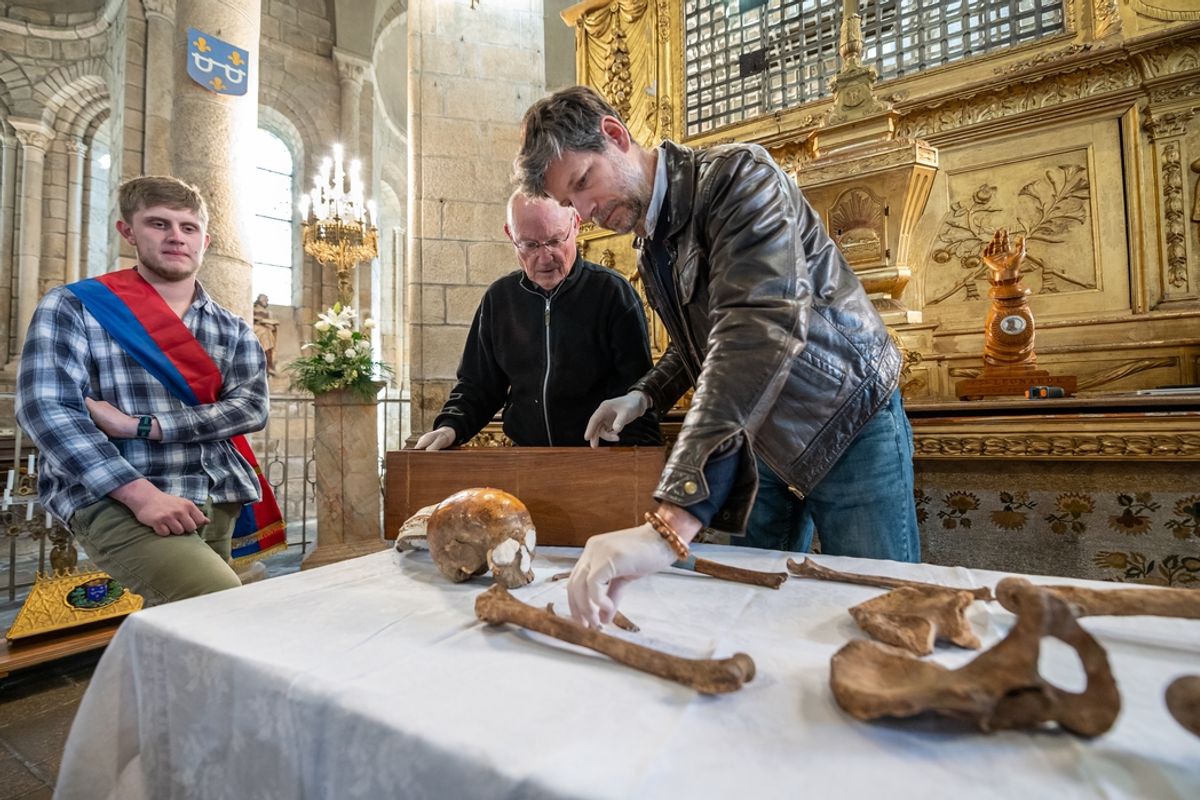 Philippe Charlier, le célèbre médecin légiste, archéo-anthropologue et ...