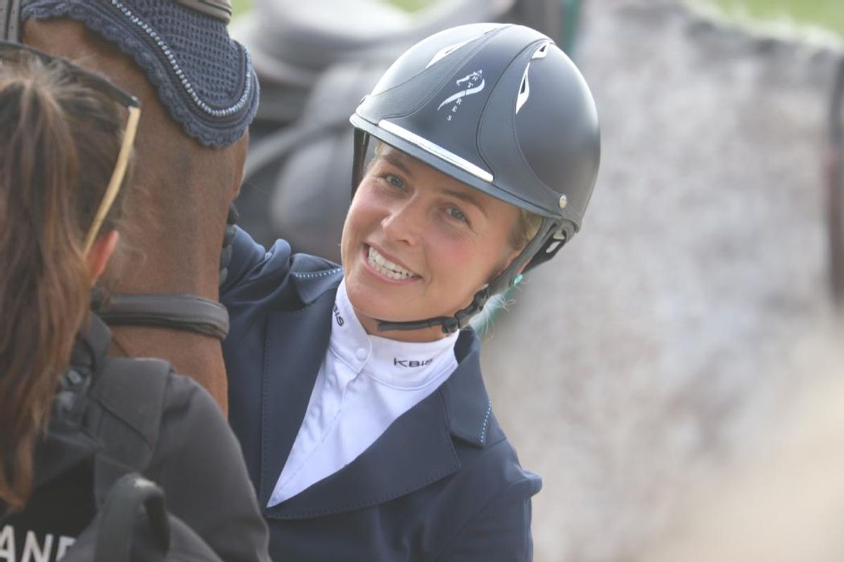 La lauréate de l'épreuve principale du CCI de Lignières 2022, Georgie ...