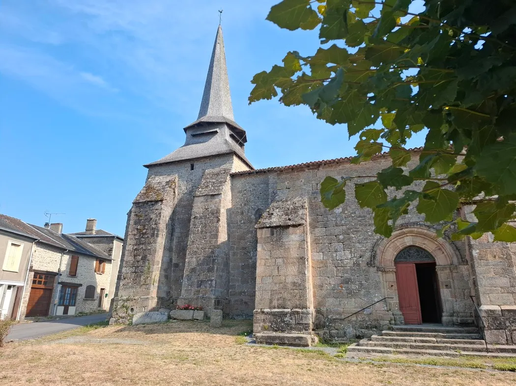 Suivre avec Pierre Paysant, correspondant du Populaire du Centre, les sentiers et chemins de ...