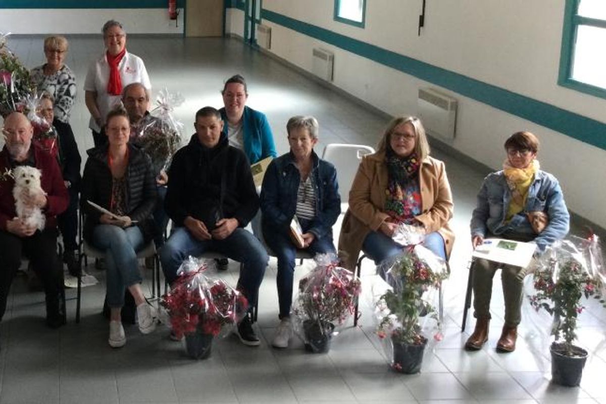 Elles ont fleuri leurs maisons à Maillet - La Montagne