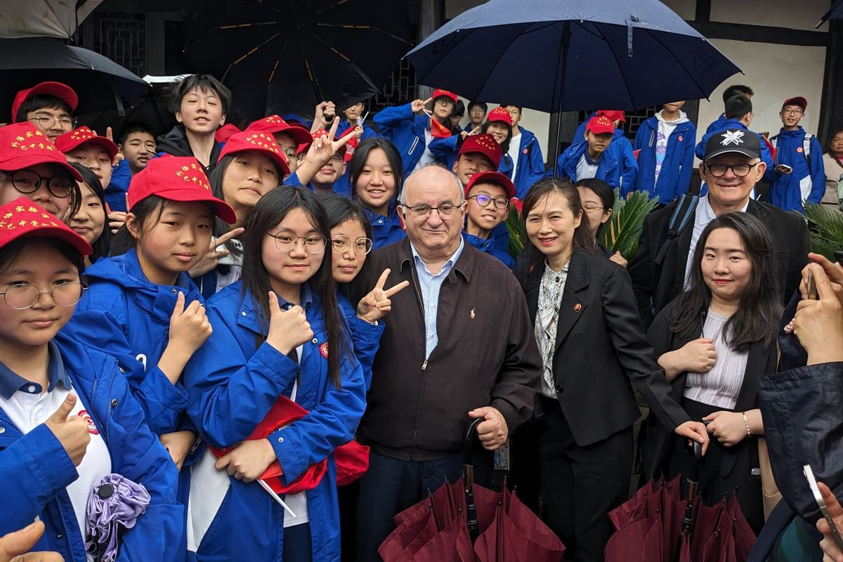 En Chine, à Guang’An, ville amie de Montargis, le culte de Deng Xiaoping se perpétue - La ...