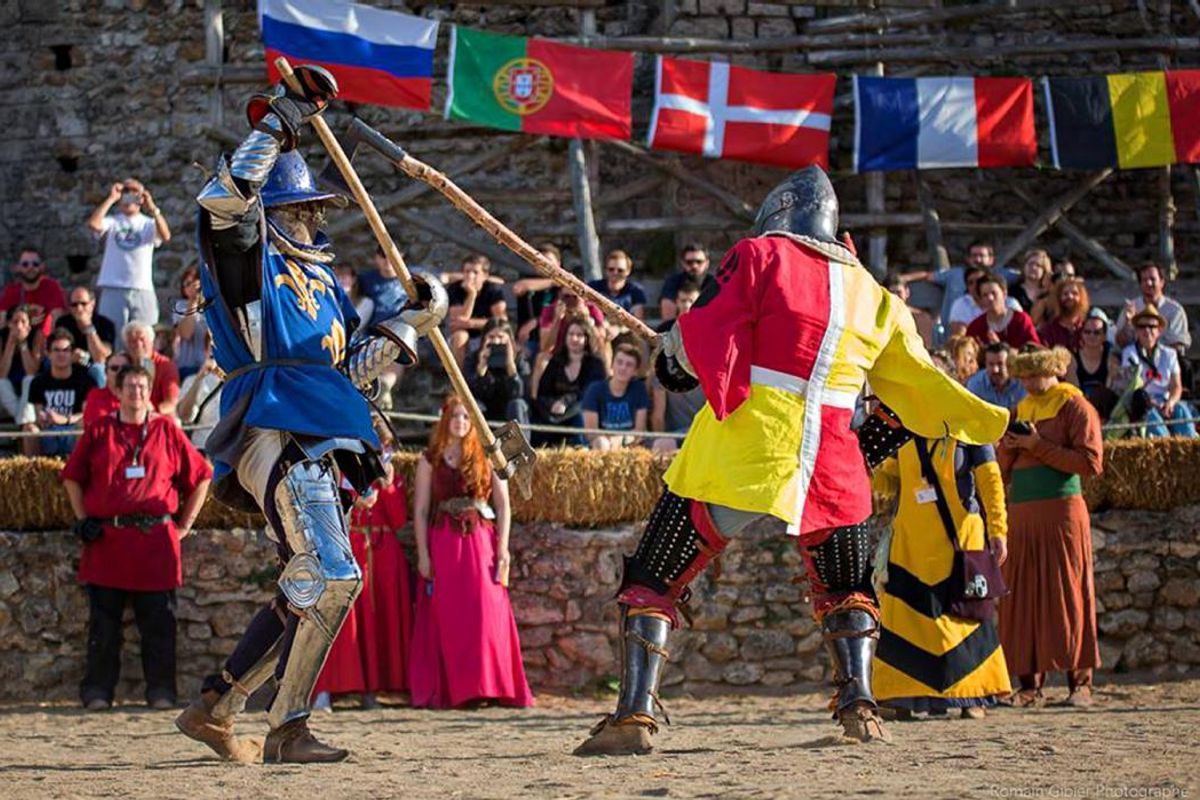 Connaissez-vous le béhourd, ce sport de combat médiéval, qui a une ...