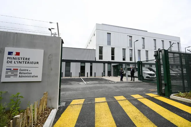 Encore des postes de policiers vacants au CRA d'Olivet, rapporte le ...