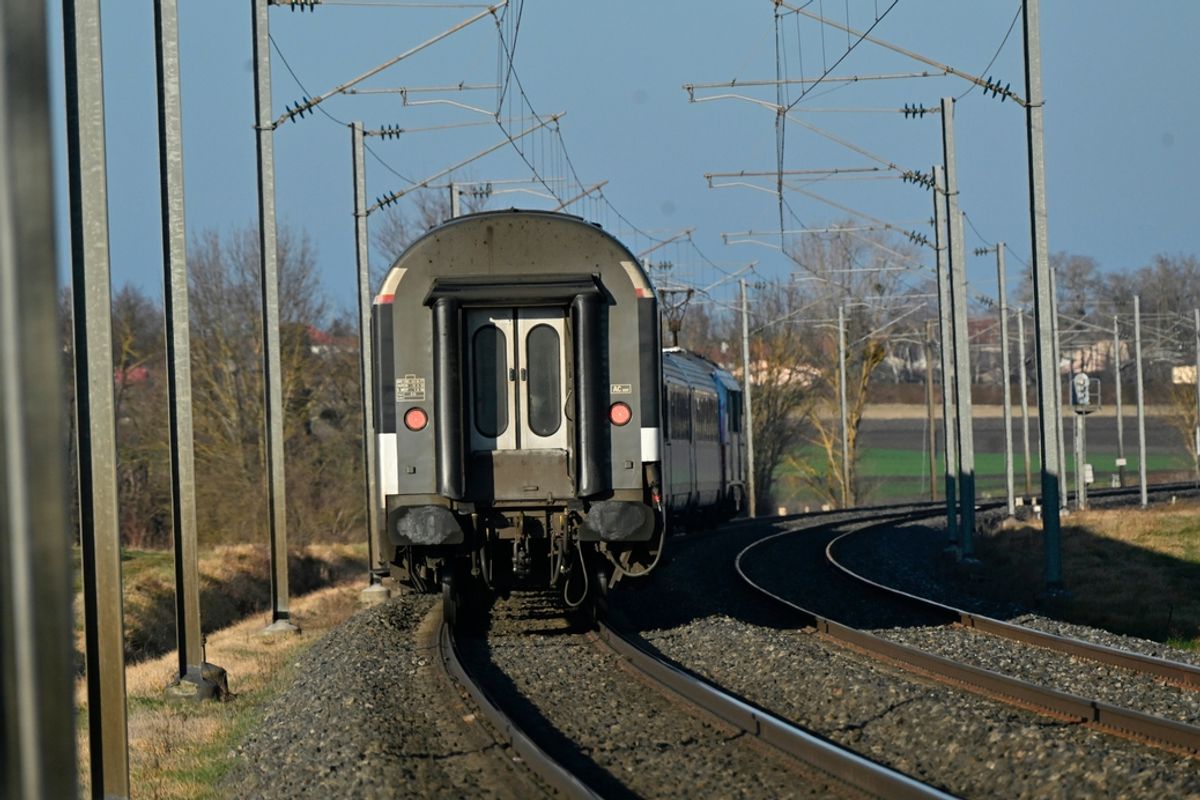Ligne Intercités Clermont-Nevers-Paris : "descendre sous les trois ...